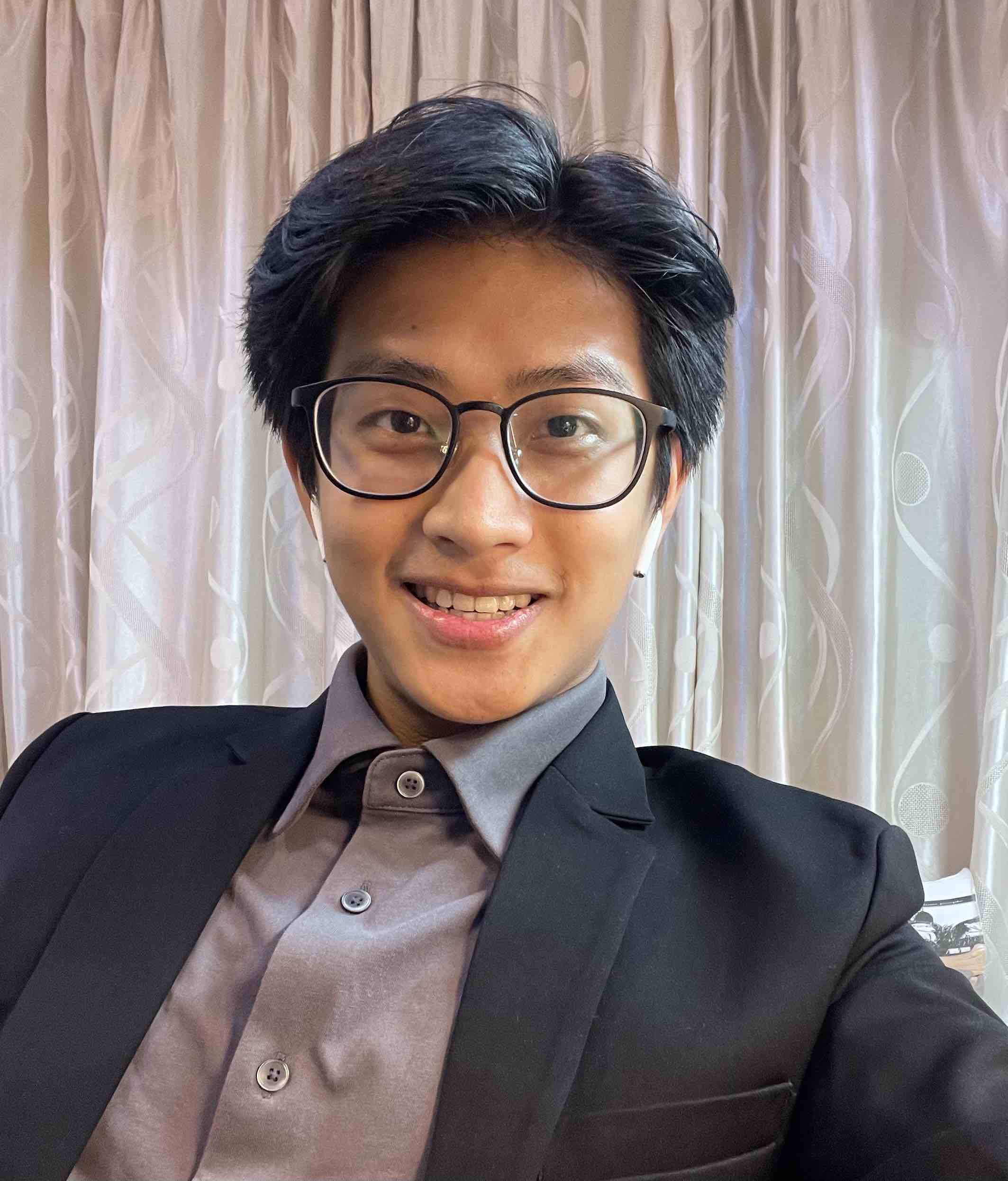 Aung San Oo Front-End Engineer React React Native Flutter